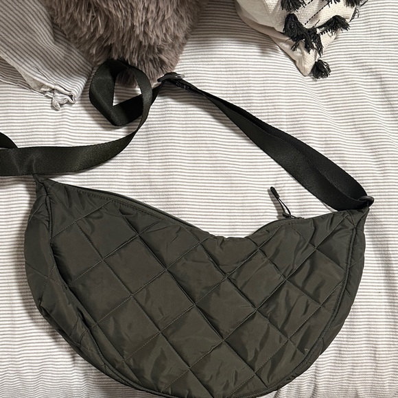 Uniqlo | Bags | Uniqlo Quilted Crossbody Bag In Olive Green | Poshmark